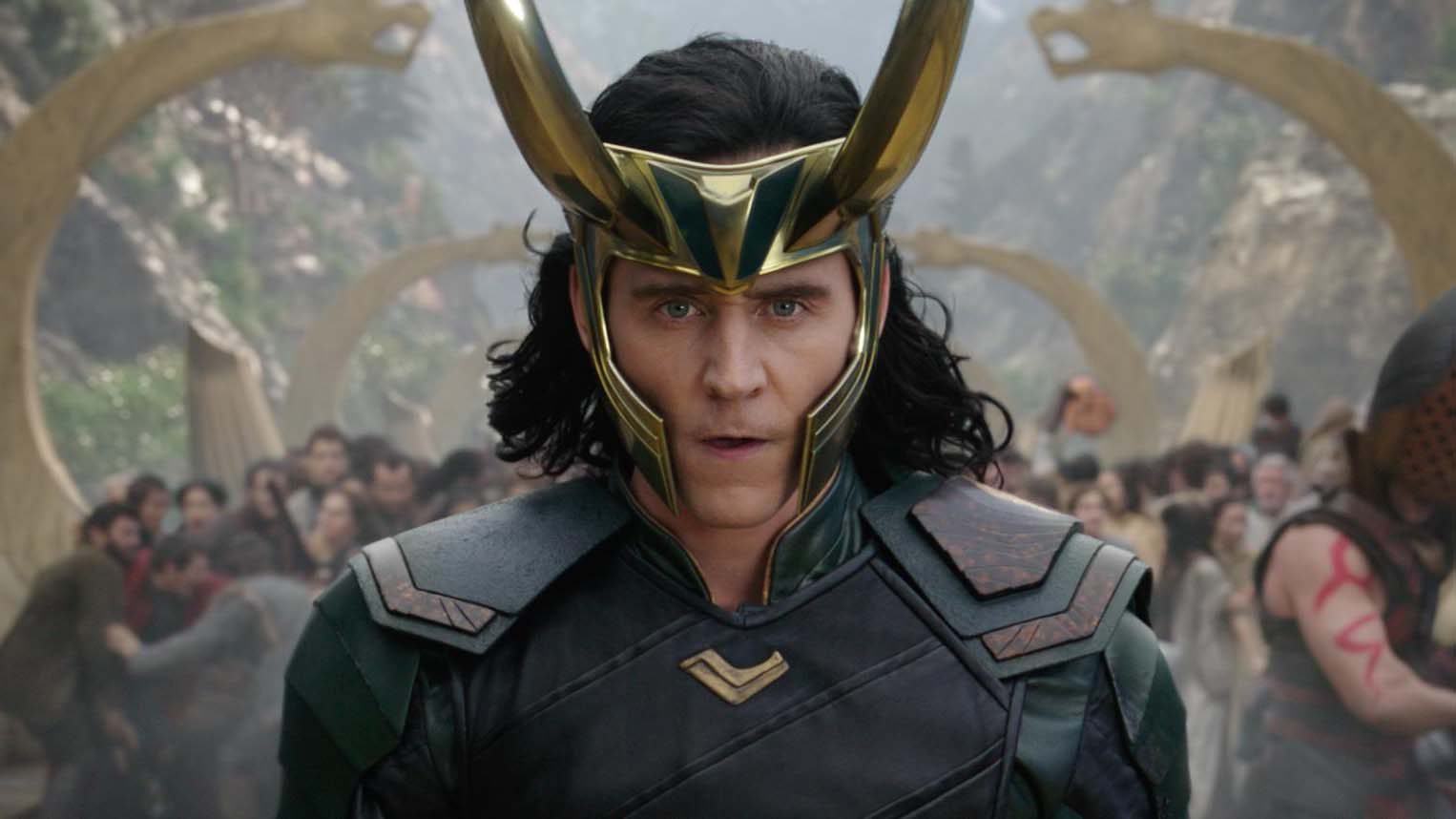 LOKI | O que é a sigla escondida na primeira cena da série?