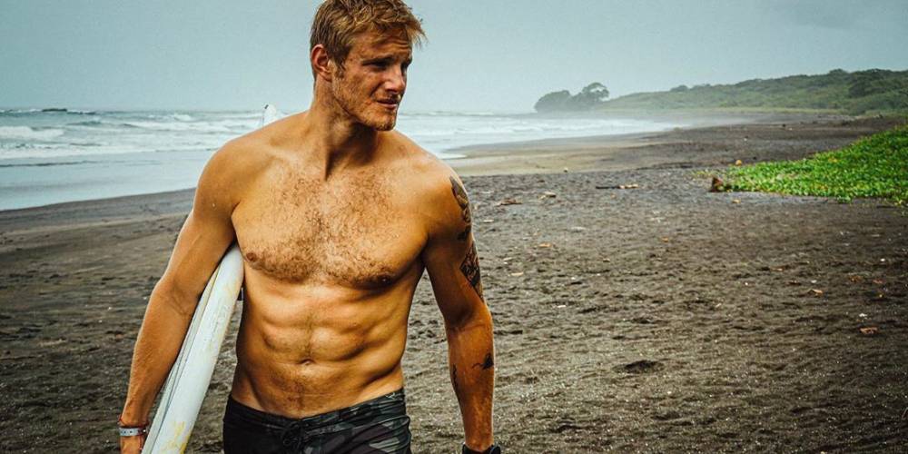 Alexander Ludwig Shirtless 2022